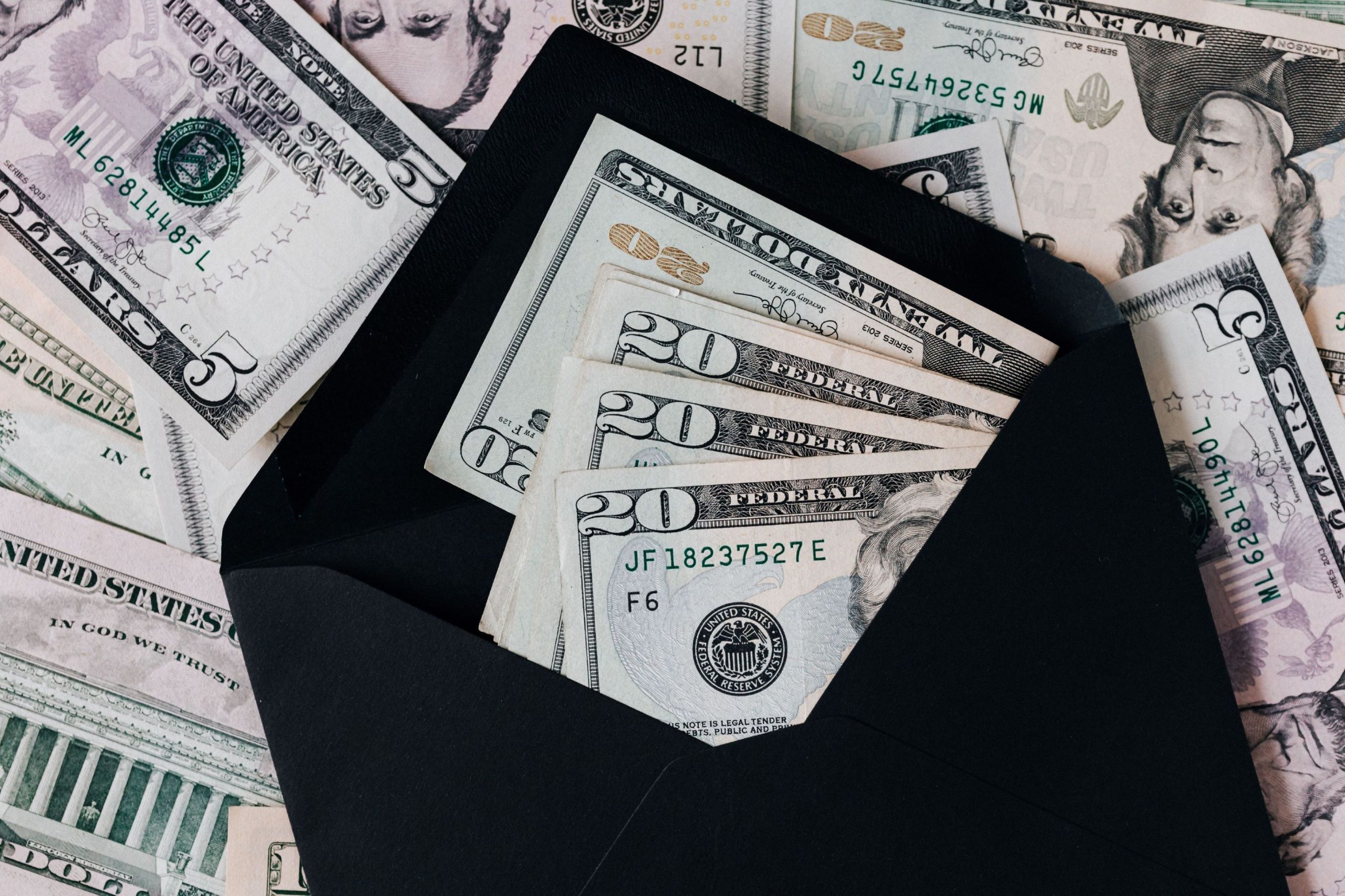4 Reasons Why You Should Avoid Credit Card Cash Advances